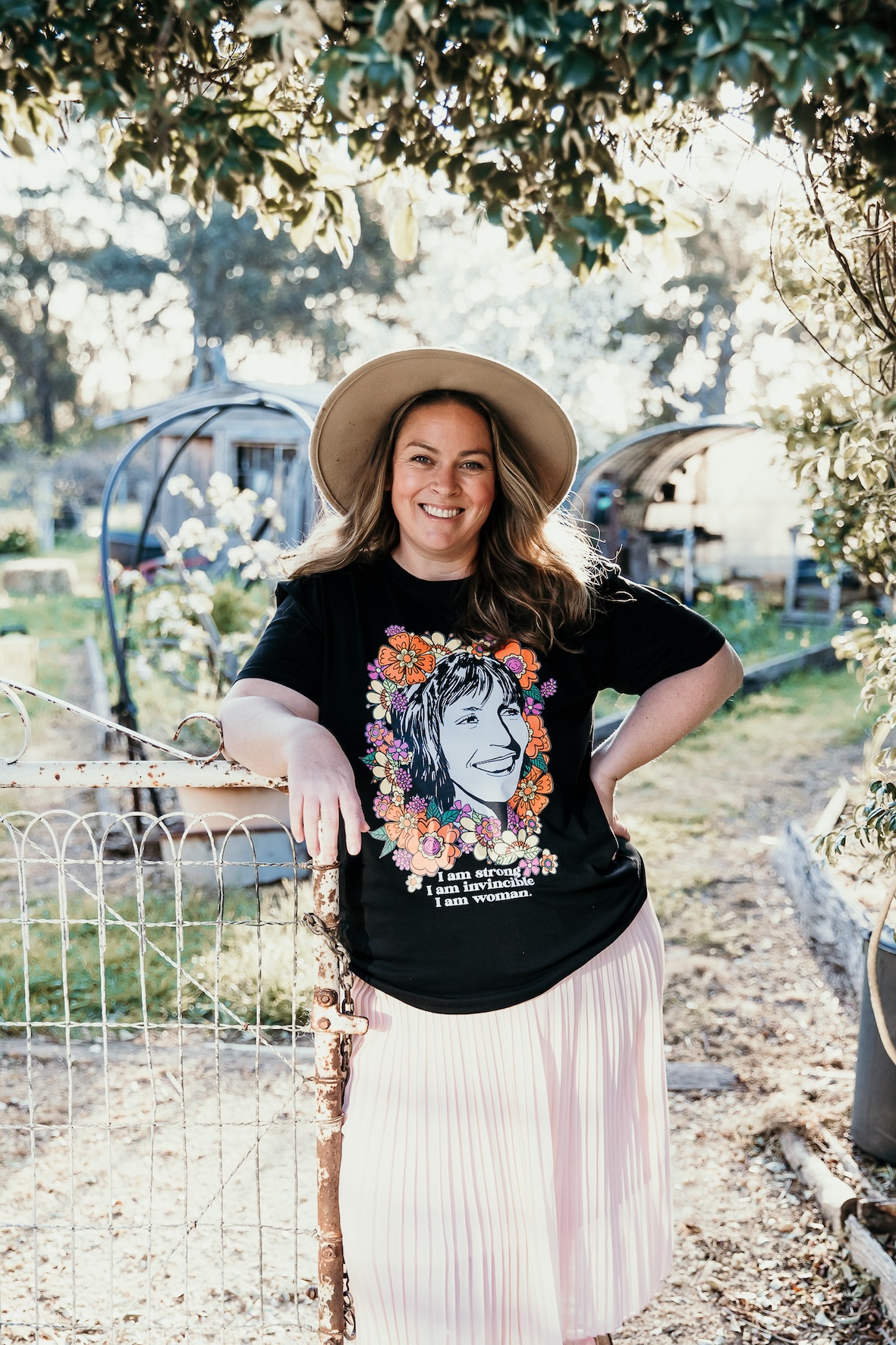 Helen Reddy "I am Woman" T shirt - The Make It Collective